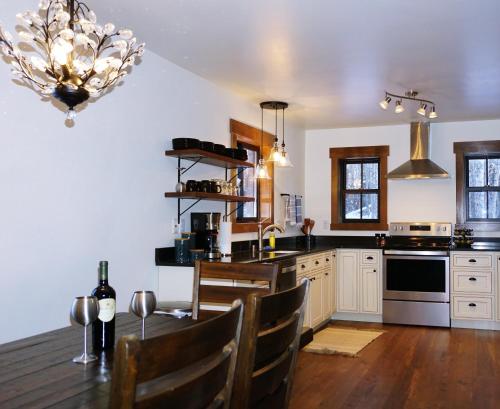 Silver Birch Vacation Rental - Talkeetna, AK