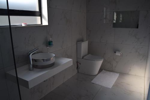 Louisville Guest Lodge in Midrand - Midrand, South Africa - Updated ...