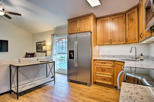 Walk To Main Street Eats: Remodeled Saluda Apt - Saluda, NC