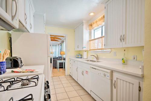 Central Catalina Cottage: Walk To Ferry & Eateries - Avalon, CA