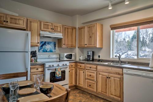 Homer Hideaway On Fritz ‘Creekside’ - Pets Welcome - Halibut Cove, AK