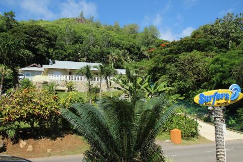 Surfers Beach Self Catering Chalets - Seychelles