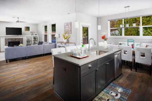 Alexander Villa - Sherwood, OR