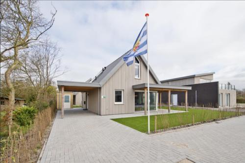 Casa Bos Schotsman Wellness - 5 Star - Rental Boat Sloep - Inclusive Ebikes & Jacuzzi, Hot Tub, Desi - Zeeland