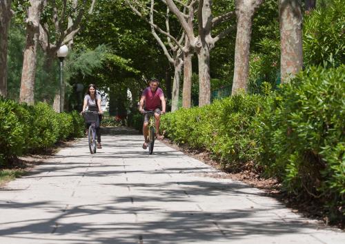 Ideal Appartement Au Calme Pres Du Golf - Aigues-Mortes