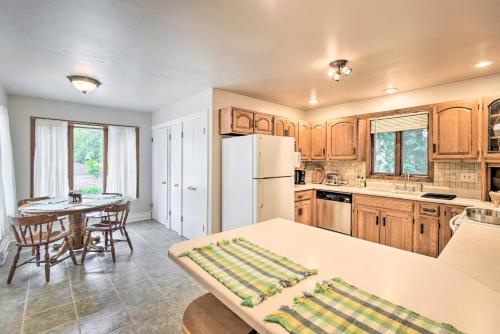 Walkable Lake Elkhart Apt: Dine, Shop, Swim! - Elkhart Lake