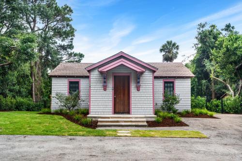New Folly Vacation Listing 209 East Cottage Near The Beach - Folly Beach, SC