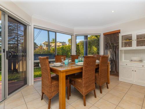 Dutchies Vista, 1 45 Christmas Bush Ave - Ground Floor Duplex With Stunning Water Views And Close To - Nelson Bay