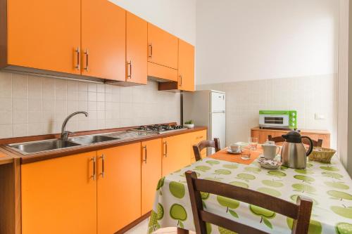 Galatea Appartamento Grande - 4 Camere Con Bagno Privato, Perfetto Per Gruppi - Pozzallo