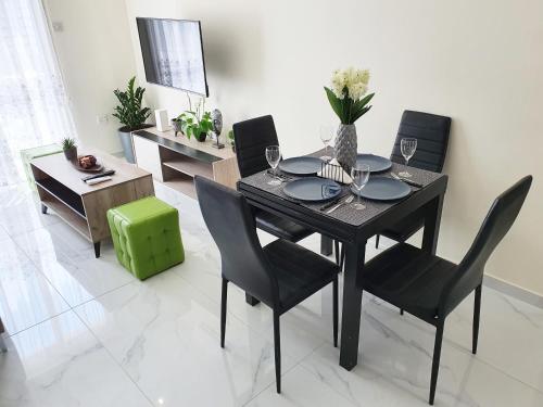 2 Bedroom Cozy Apartment Near Tourist Area, 200m From Sea - Paphos