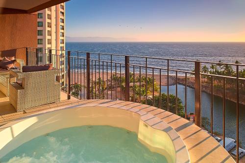 Grand Venetian Beachfront Condos - Puerto Vallarta
