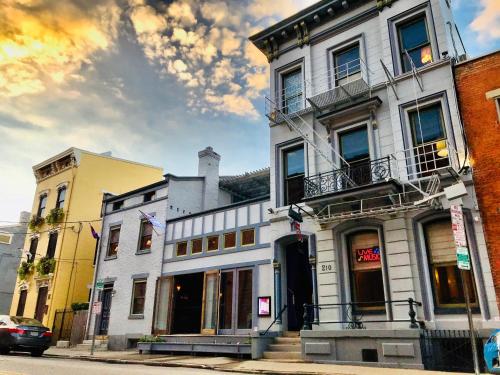 Cincinnati's Symphony Hotel: Luxury Stay In The Entertainment District ...