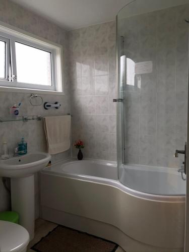 Quiet, Spacious Double Bedroom! - Peterborough