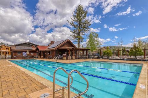 Comfortable And Convenient Truckee Condo - Truckee, CA