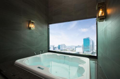 11 Best Hotels in Gwangju Metropolitan City, South Korea