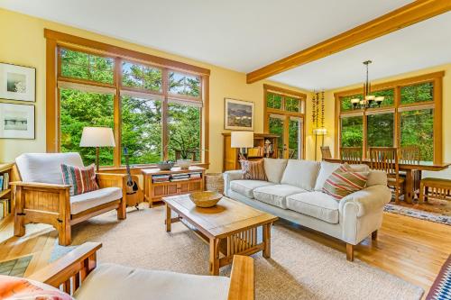 Whispering Pines Retreat - Spencer Spit State Park, Lopez Island