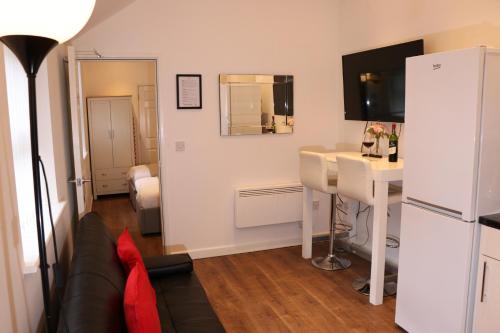 Modern Newgate Apartments - Convenient Location, Close To All Local Amenities - Stoke-on-Trent