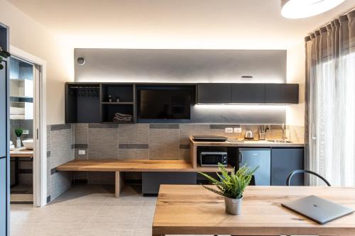 SEI Garda Apartments - Peschiera del Garda, Italy - Updated 2026 ...