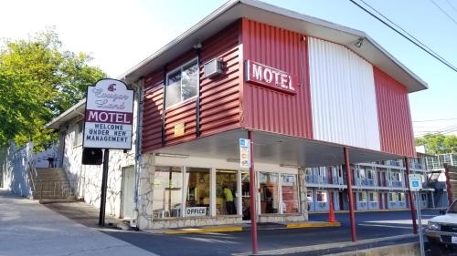 Cougar Land Motel - Pullman, WA