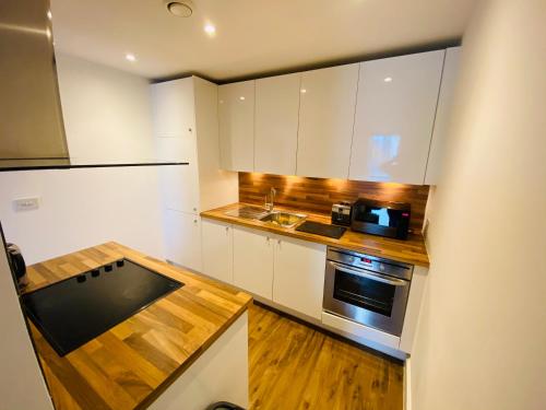 Stewart St James Walk Apartment - Cheltenham