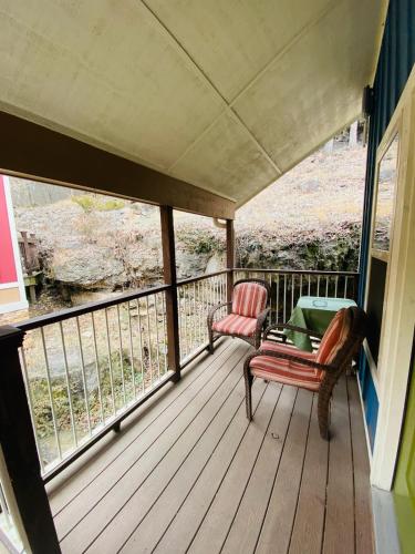 All Seasons Treehouse Village - Eureka Springs, AR