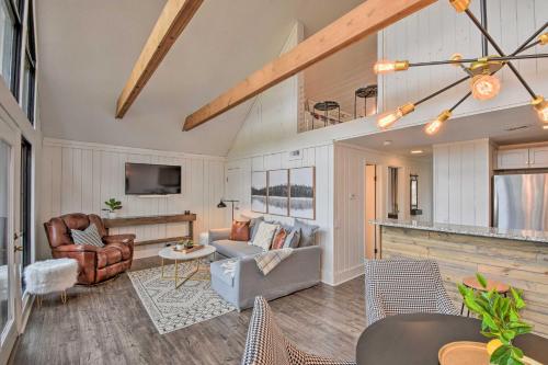 Designer Retreat W/ Pool, Golf + Beach Access! - Keowee Toxaway State Park, Sunset