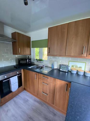 92 Lake View - Anglesey