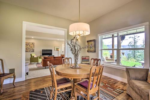 Lovely Canyon View Apartment W/ Patio & Yard - Silverton, OR