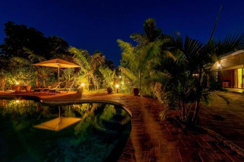 Dzimbahwe Guest Lodge - Victoria Falls