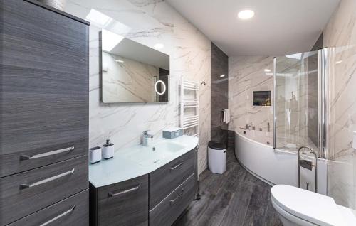 Premium Apartment With Jacuzzi - Okrug Gornji