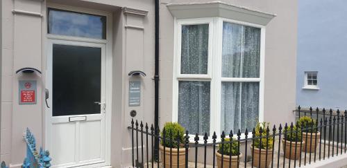 Glentworth Holiday Apartments - Tenby