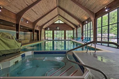 Cozy Retreat W/ Deck & Sapphire Resort Access! - Cashiers, NC