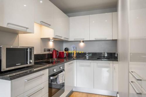1br Apt Near Heathrow By Tempstay - Slough