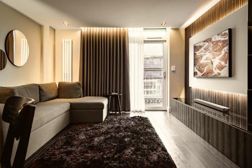 The Acacia, Luxury With Private Balcony & Two Parking Spaces - Leicester