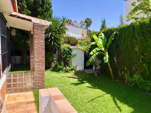 Precioso Chalet En Almunecar Junto Al Mar Con Garage Privado - Almuñécar