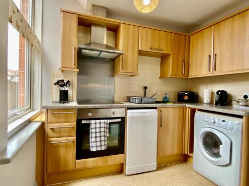 Beautiful Apartment - 5 Minute Walk To The Best Beach! - Great Location - Parking - Fast Wifi - Smar - Bournemouth