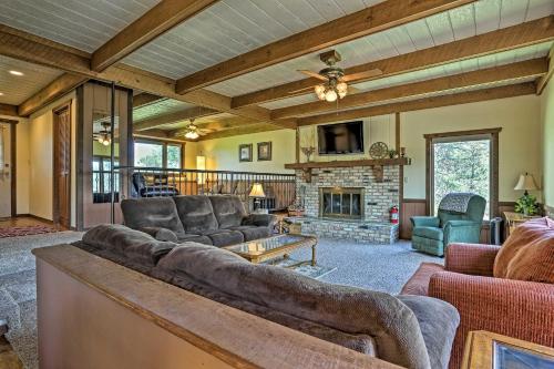 Rustic Black Hills Retreat W/ Expansive Views - Mount Rushmore National Memorial