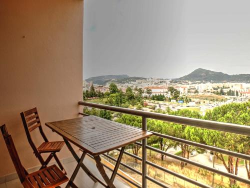 Balcony With View, Private Garage, An Elevator - Setúbal