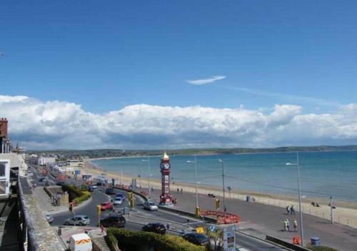 Near Beach - First Floor 2 Bedroom Maisonette - Self Check In - Weymouth