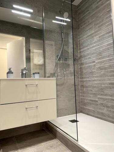 Tres Bel Appartement T2 De Standing Entierement Meuble A 5 Min A Pied Du Centre. - Divonne-les-Bains