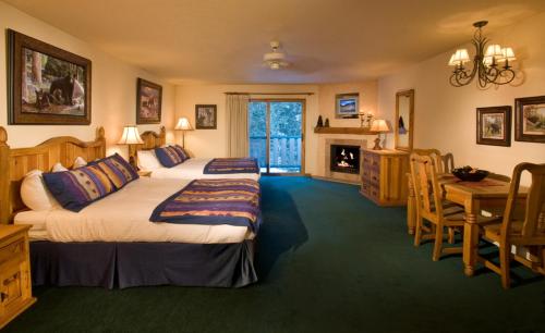 Alpine Village Suites - Taos Ski Valley, NM