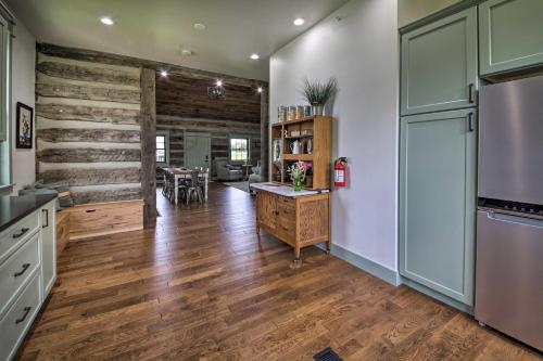 ‘Bross Brother's Cabin’ W/ Wraparound Porch! - Chesterfield, MO