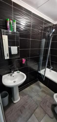 Executive 2 Bed Apartment, Free Wifi And Dstv - Midrand