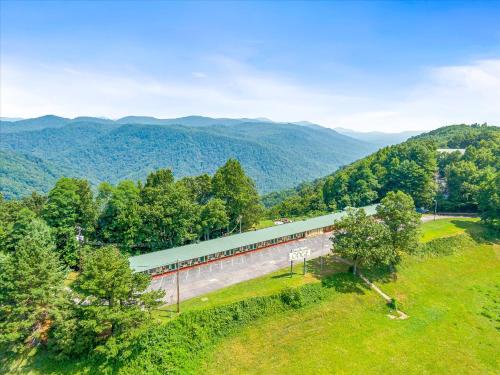 Saluda Mountain Lodge - Saluda, NC