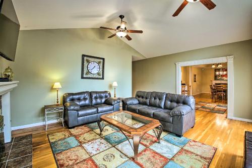 Lakefront Home with 2-Tier Deck and Boat Parking! - Lake Hamilton, AR