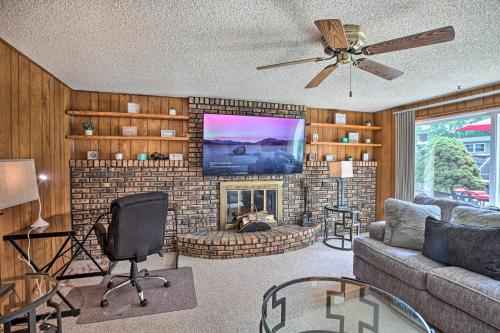 Spacious Family Glenwood Estates Home W/ Hot Tub! - Outdoor Water Park, Markham