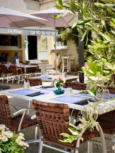 Hotel Restaurant La Plage - Port-Saint-Louis-du-Rhône