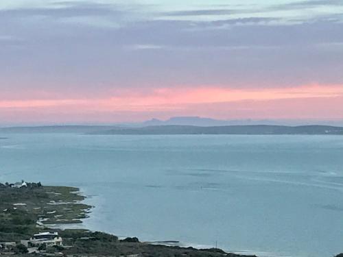 La Maison Bleue, Luxury Self-catering Villa. - Langebaan