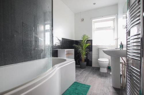 Contemporary Home In Friendly Easton - Free Parking - Brístol