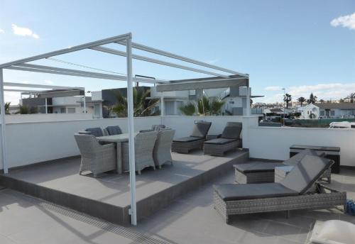 A Modern Villa With A Large Solari - Quesada